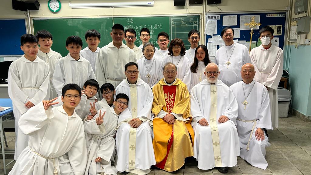 Service of the Salesian Youth Altar Boys Sodality at Christmas and ...